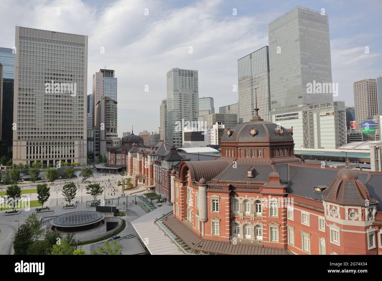 the excellent view of Tokyo station from the KITTE GARDEN, which is on the 6F of the KITTE ...