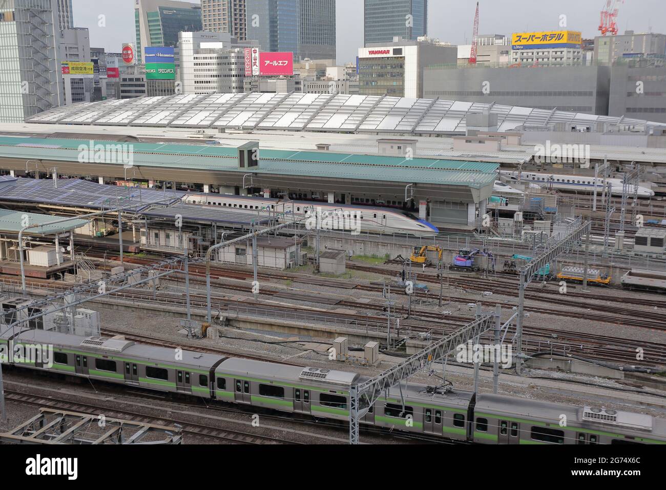 the excellent view of Tokyo station from the KITTE GARDEN, which is on ...