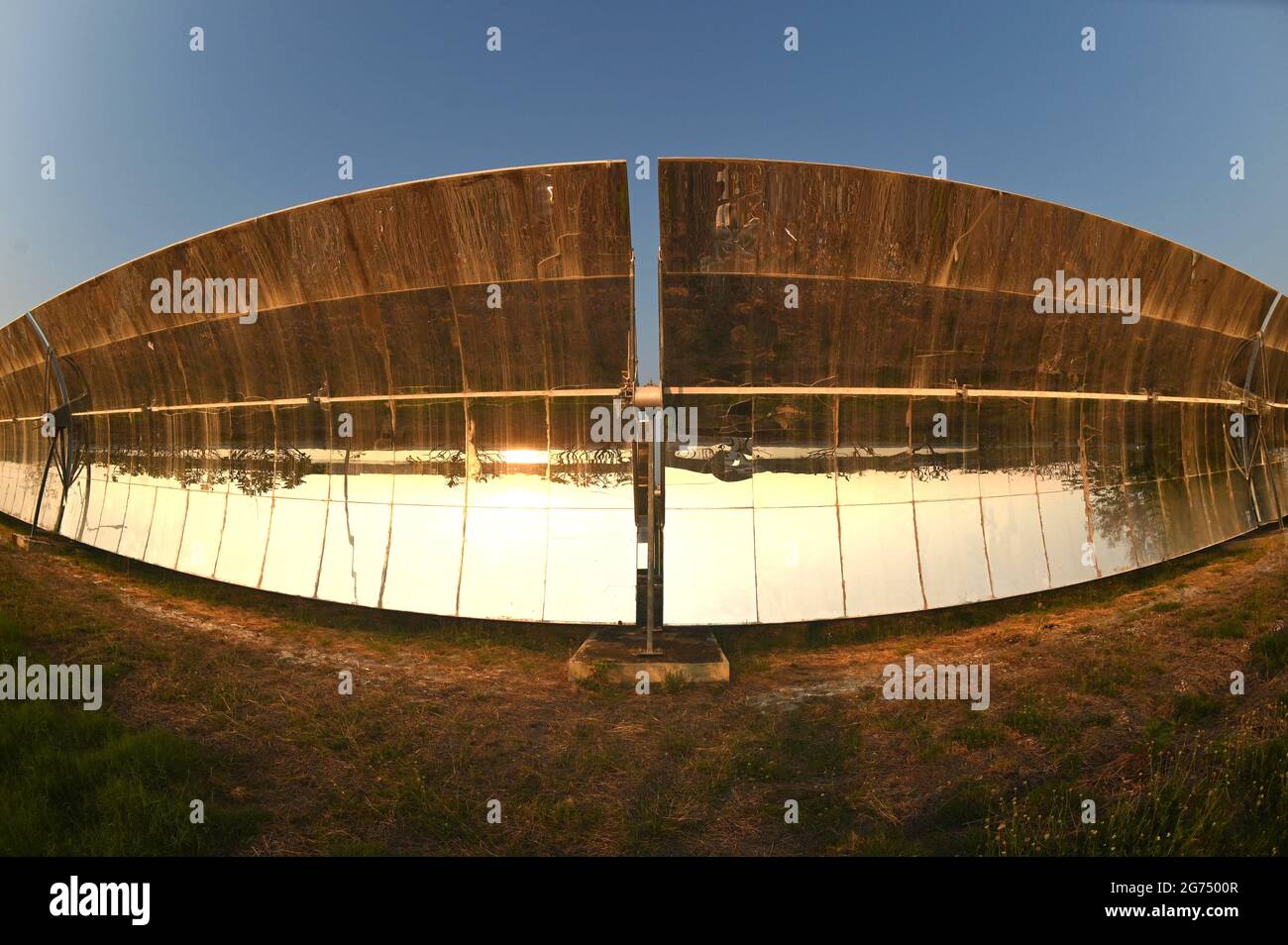 Solar Parabolic Troughs , alternative electricity source is a concept ...
