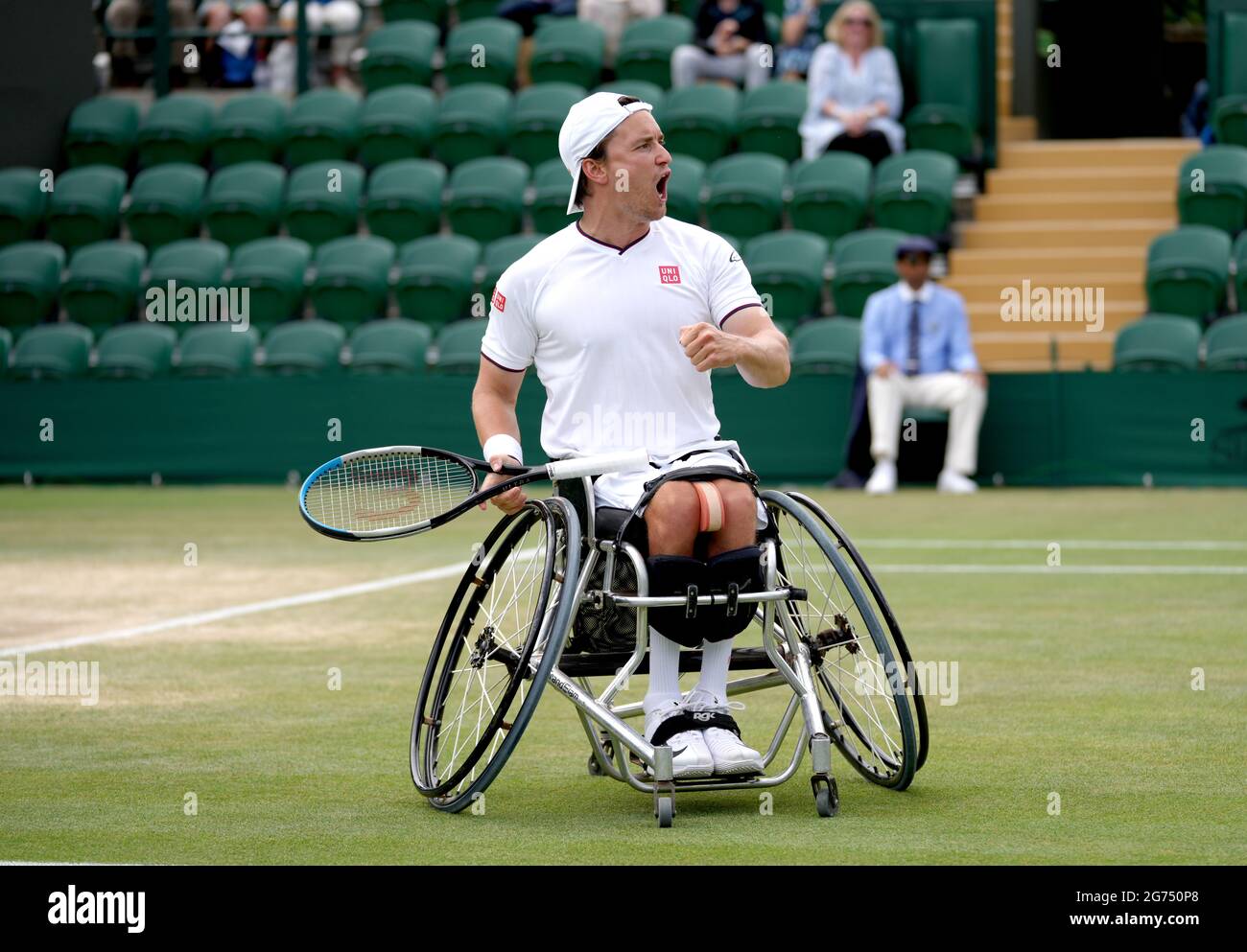 Gordon reid celebrates hi-res stock photography and images - Alamy