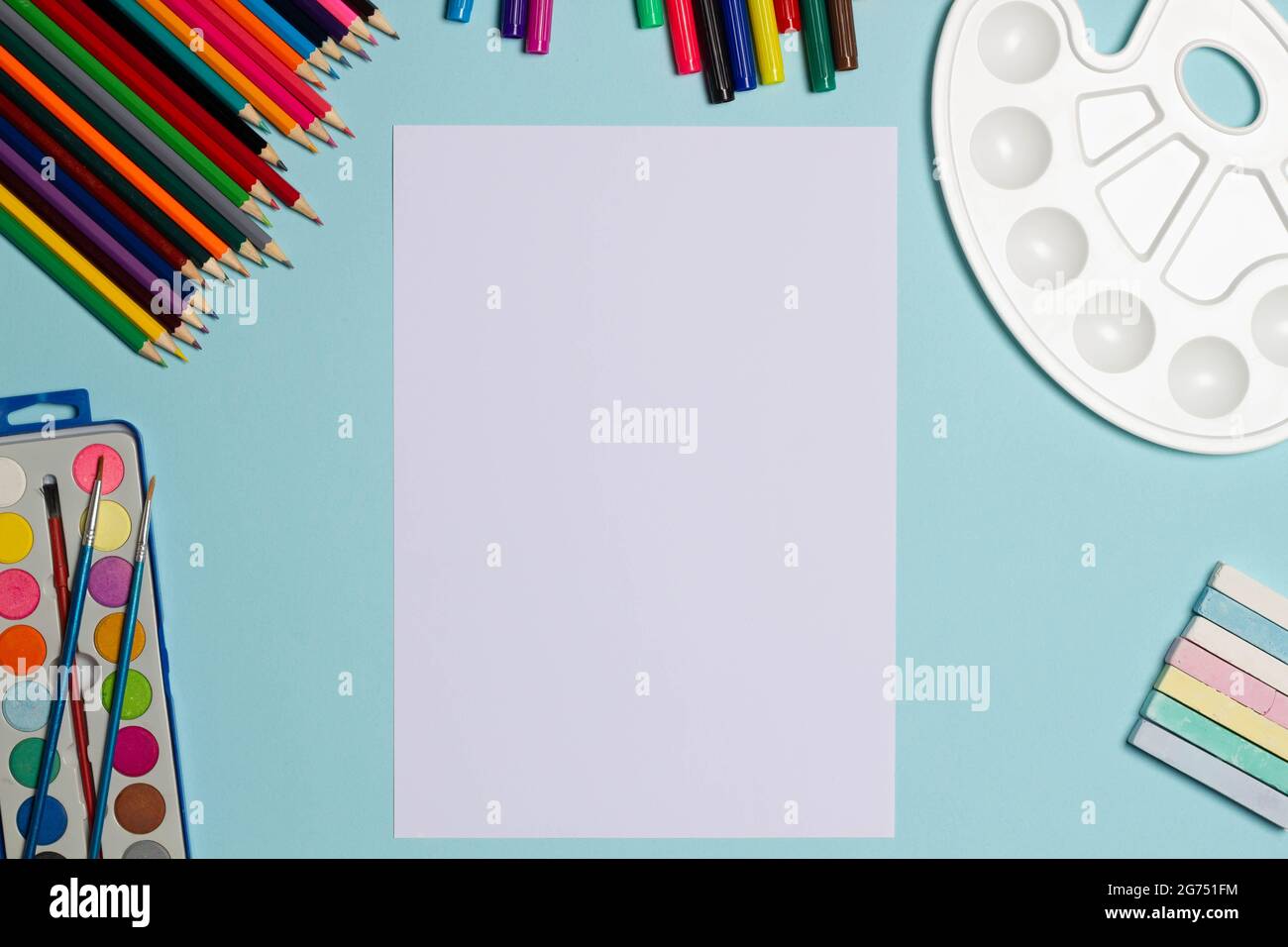 Child copy painting hi-res stock photography and images - Alamy