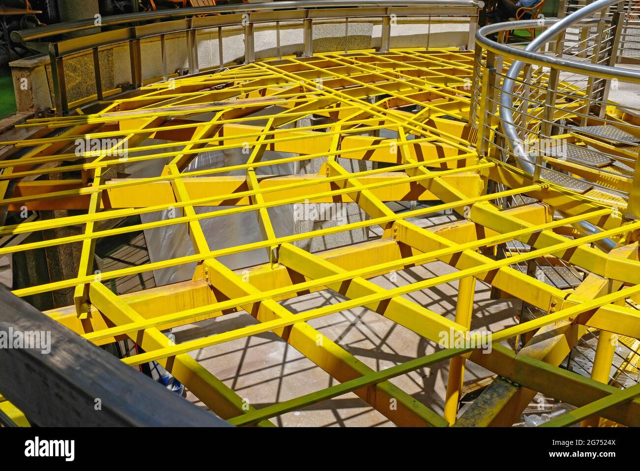 Yellow steel beams structure building construction Stock Photo - Alamy