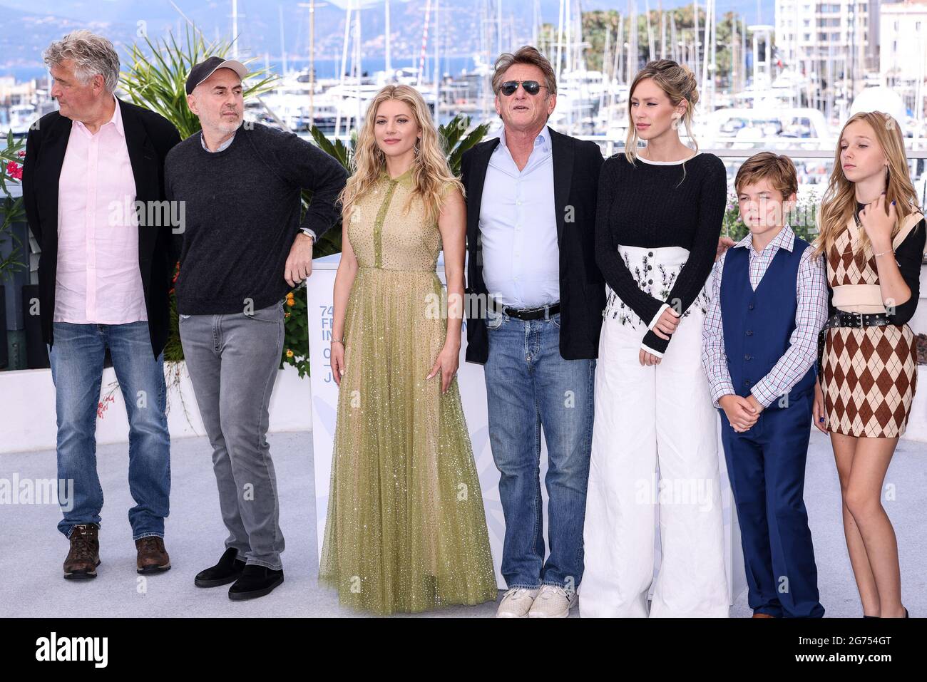 CANNES - JULY 11: Katheryn Winnick, Sean Penn, Dylan Penn, Beckham ...