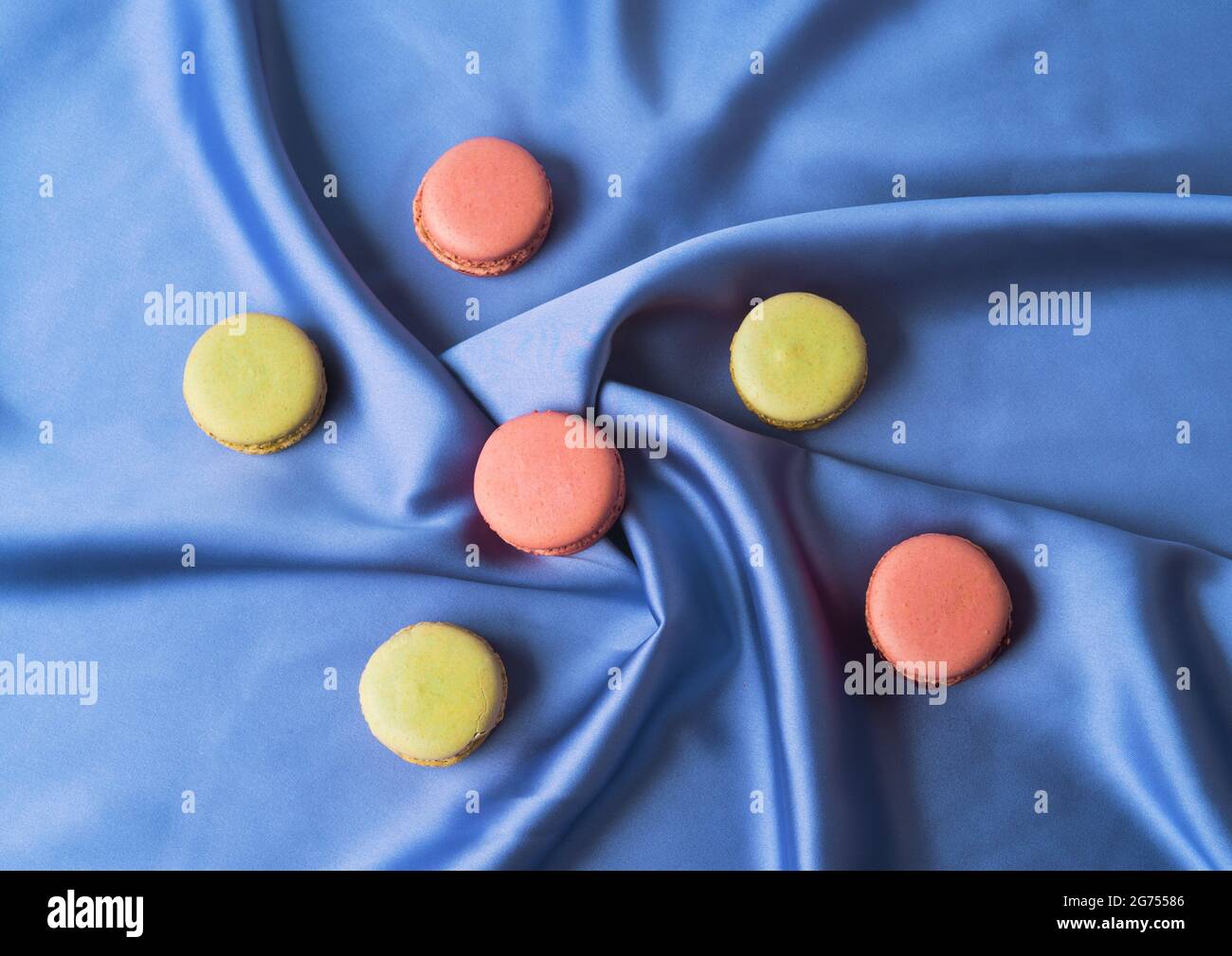 Navy birthday cake hi-res stock photography and images - Alamy