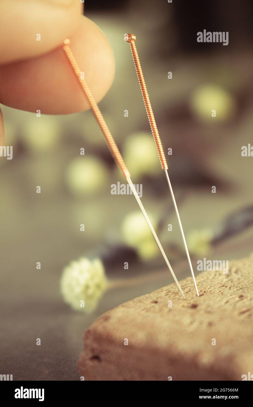 Therapeutic traditional chinese medicine hi-res stock photography and ...