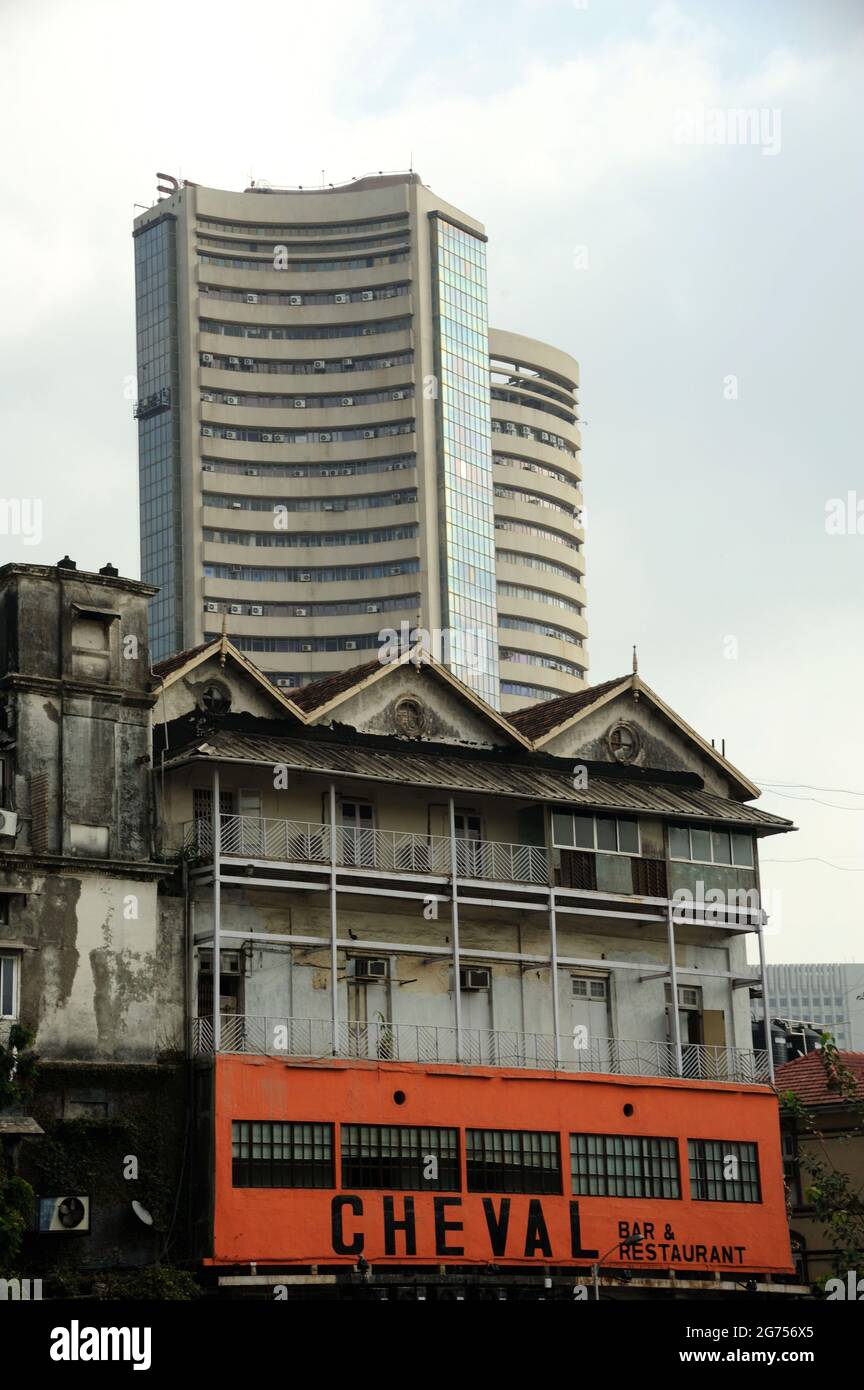 Building of bombay stock exchange hi-res stock photography and images ...