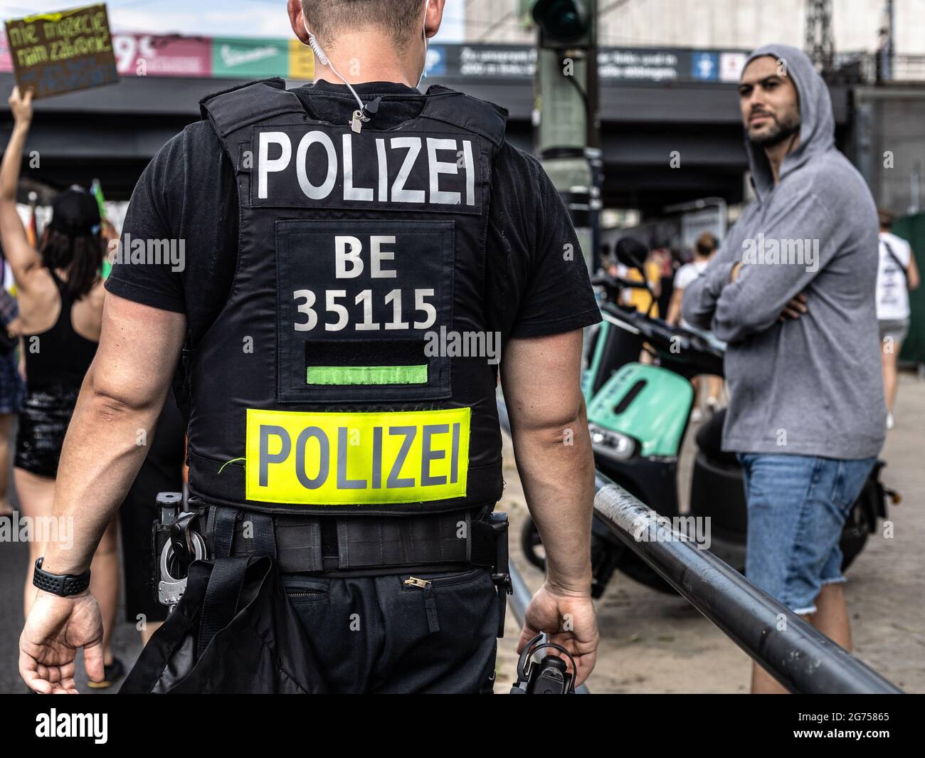 Police Operation During A Demonstration Stock Photo - Alamy