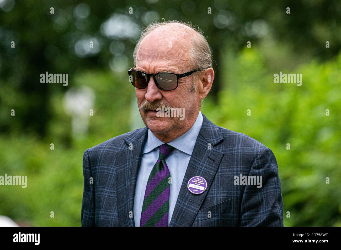 Stan smith wimbledon 1972 hi-res stock photography and images - Alamy