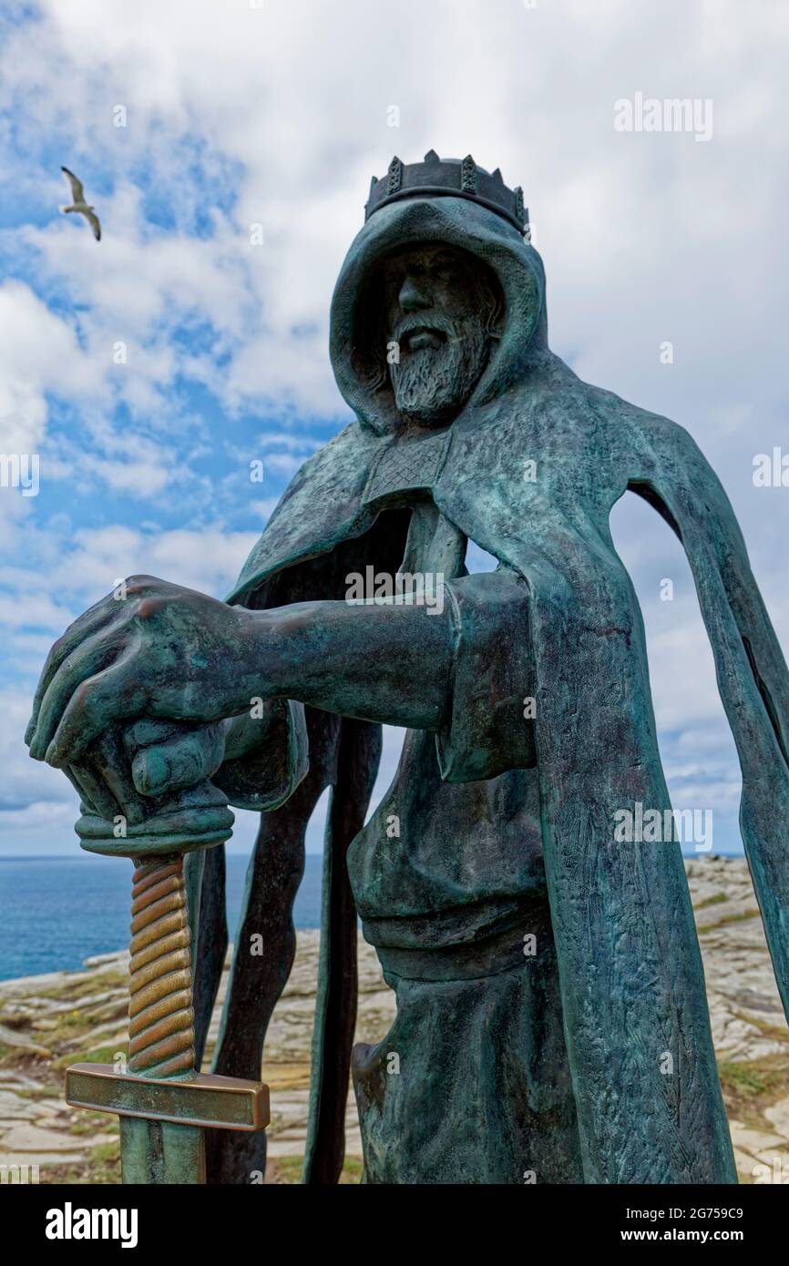 King arthur sculpture hi-res stock photography and images - Alamy
