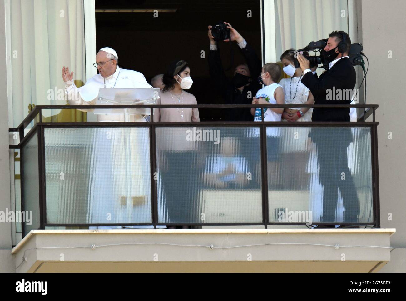 Rome, Pope Francis' Angelus from the window of the Gemelli Hospital one ...