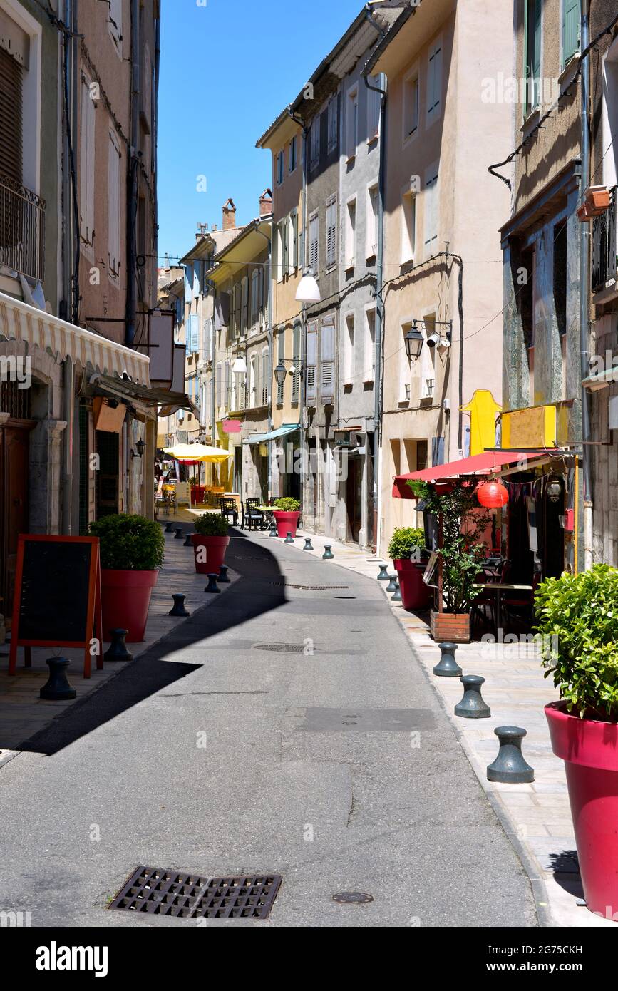 Shopping in provence region hi-res stock photography and images - Alamy