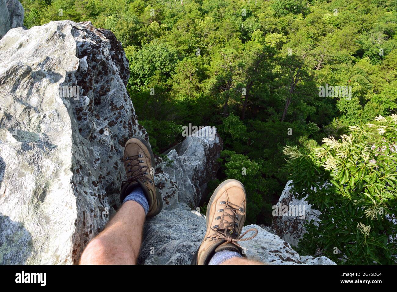 Looking down over cliff edge hi-res stock photography and images - Alamy