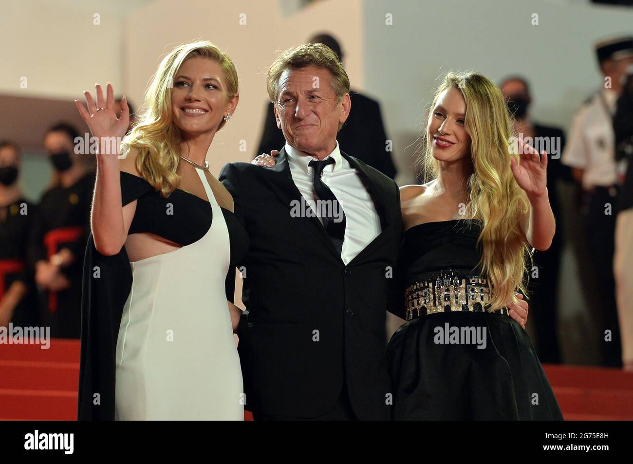 Cannes, France. 10th July, 2021. Katheryn Winnick (l-r), Sean Penn and ...