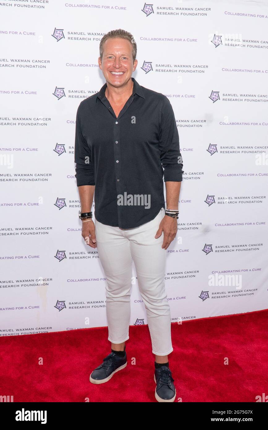 Chris Wragge attends the Samuel Waxman Cancer Research Foundation The ...