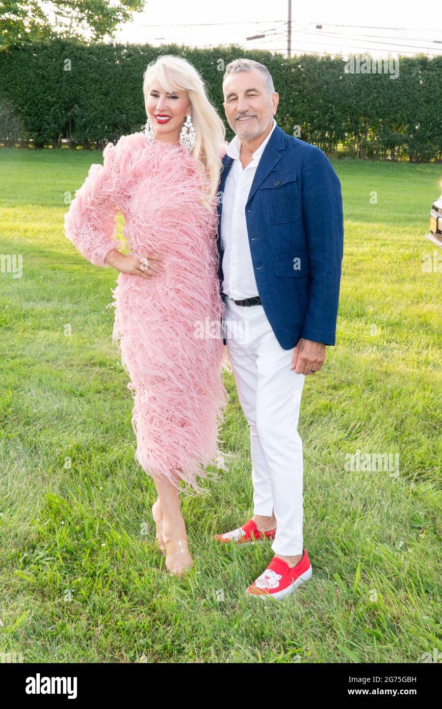 Tracy Turco and Jerry Turco attend the Samuel Waxman Cancer Research ...