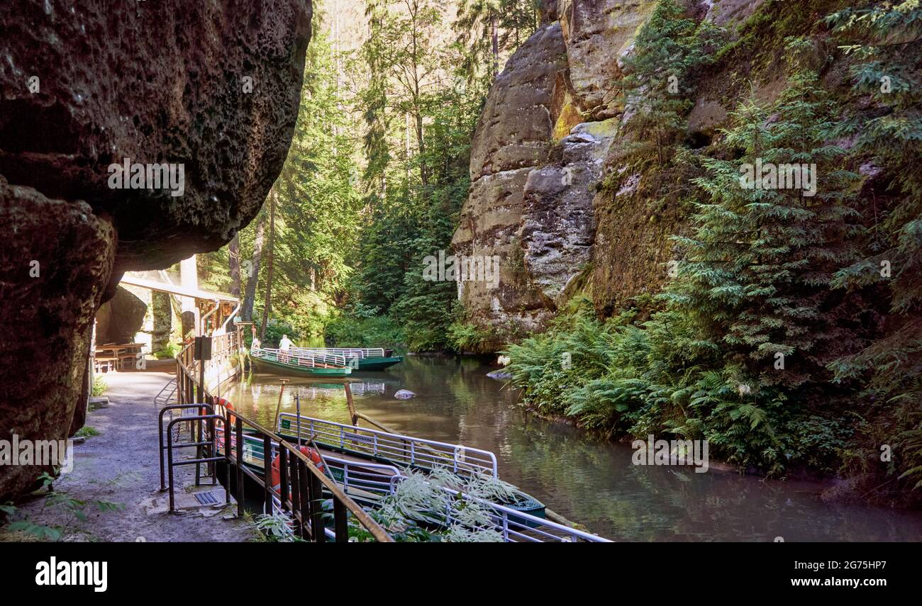 Excursion boat in lock between hi-res stock photography and images - Alamy