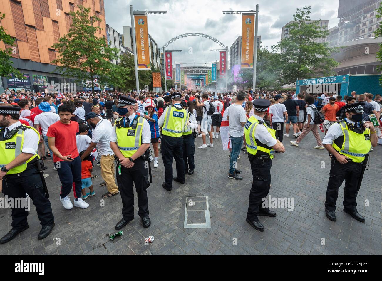 England football fan police hi-res stock photography and images - Alamy