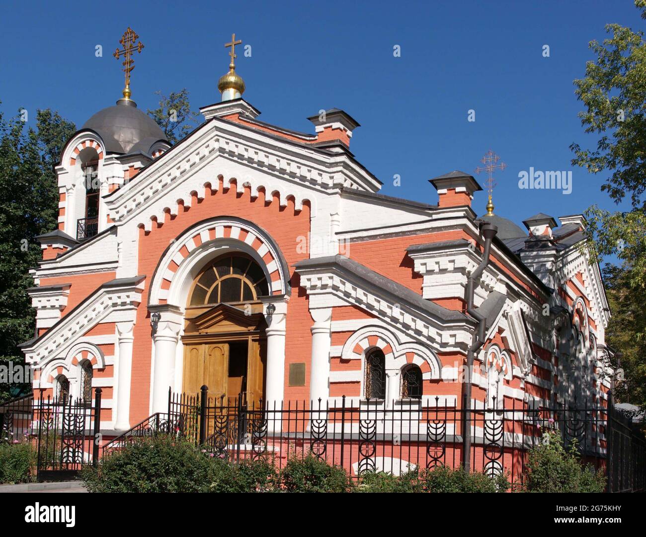 church in the daytime Stock Photo - Alamy