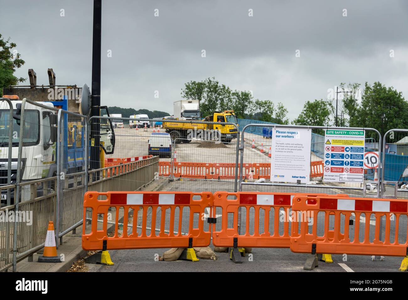 Bridge closed to vehicles hi-res stock photography and images - Alamy