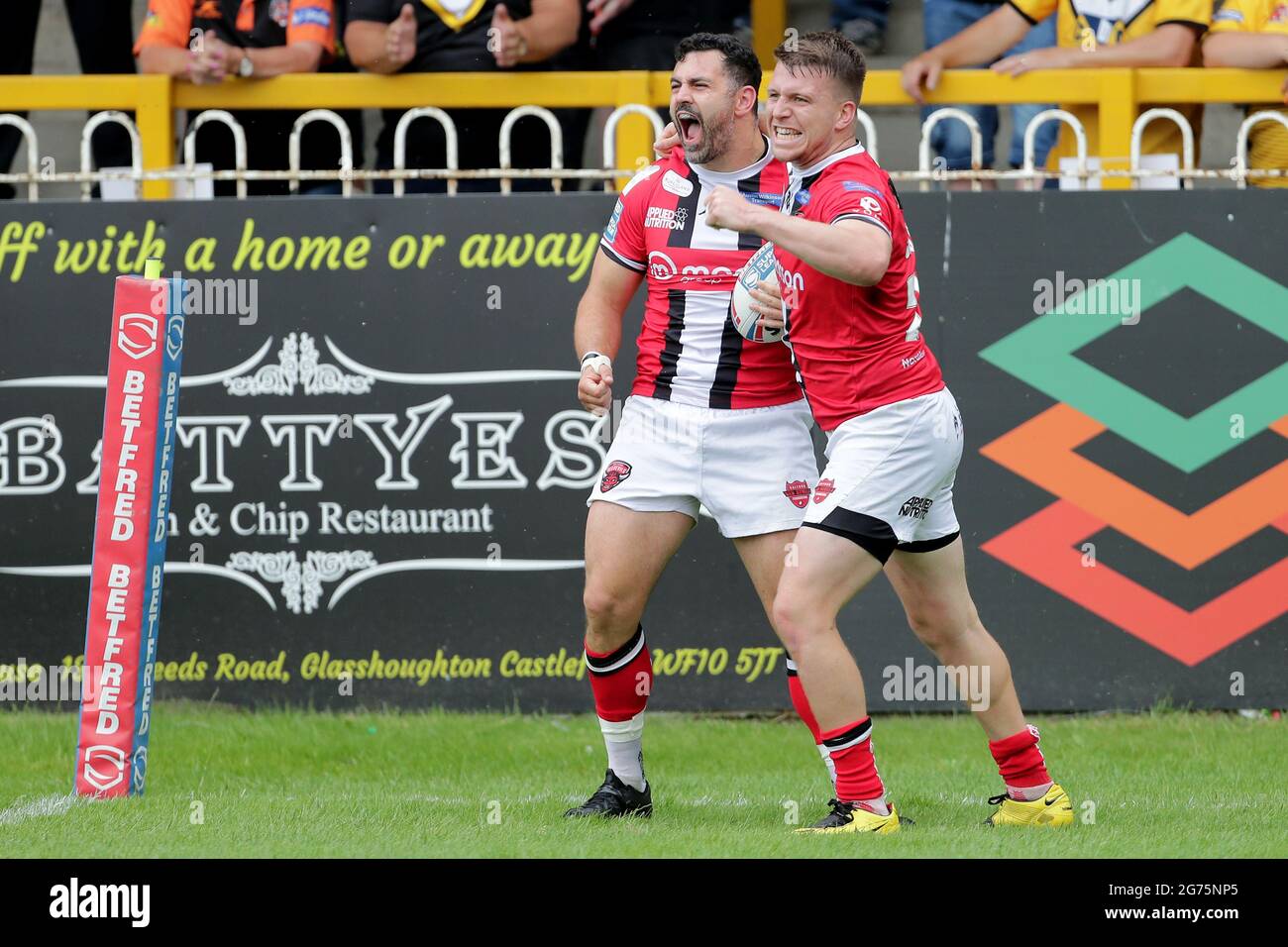 Matthew rhys rugby hi-res stock photography and images - Alamy