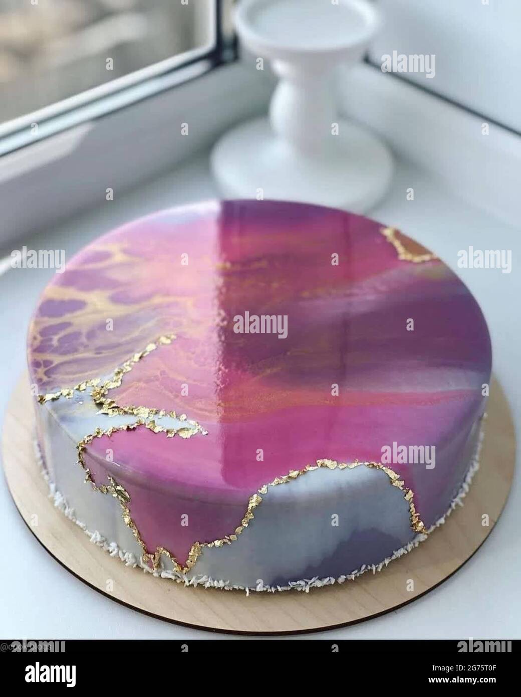 Satisfying cake hi-res stock photography and images - Alamy
