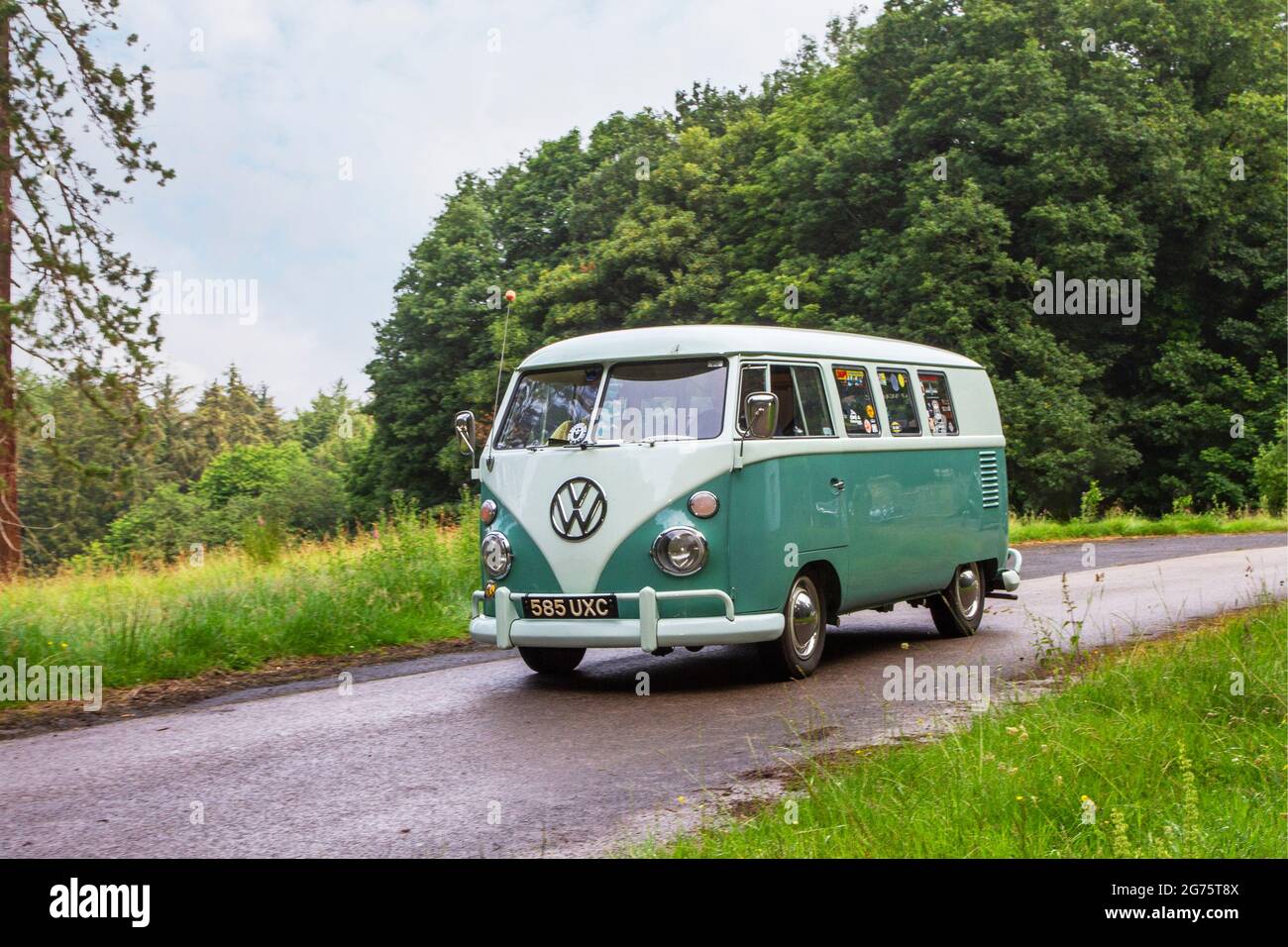 Green Kombi Volkswagen Camper Van High Resolution Stock Photography and ...