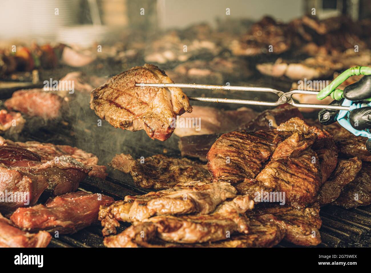 Flame grill restaurant hi-res stock photography and images - Alamy