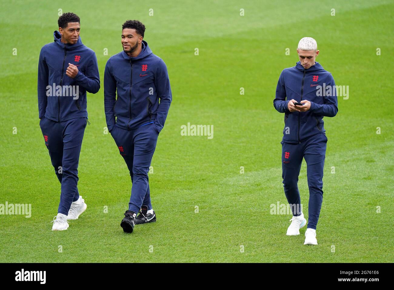 England's Phil Foden (right), Reece James and Jude Bellingham (left ...