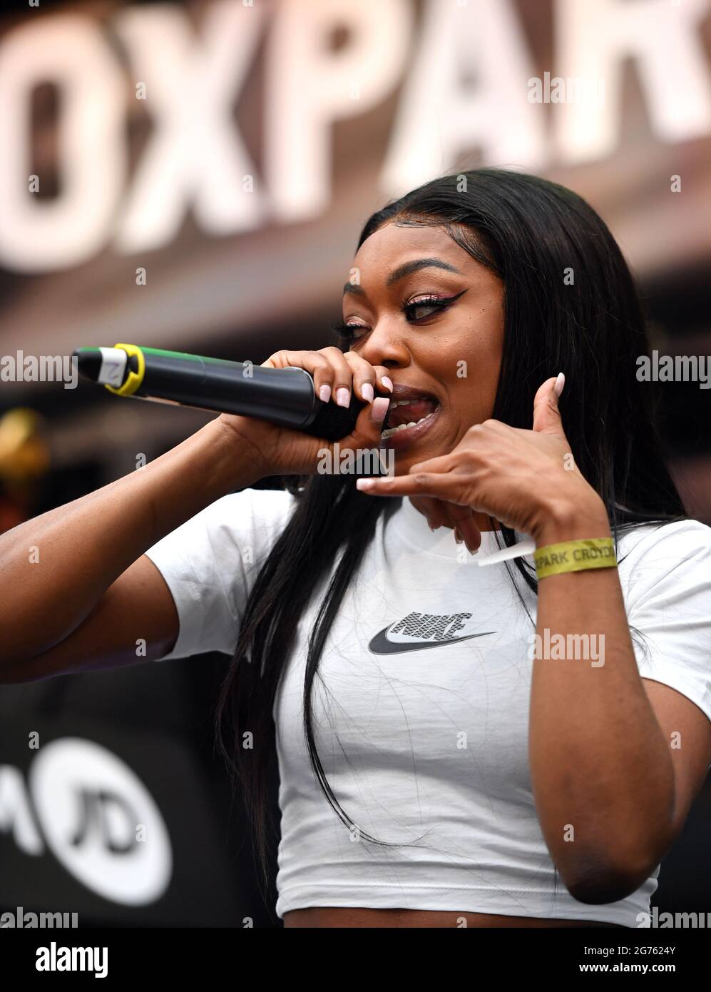 Lady leshurr 2020 hi-res stock photography and images - Alamy