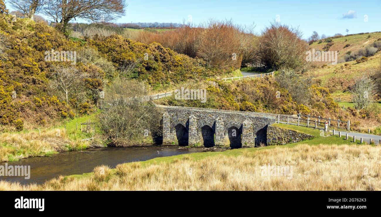 England medieval stone bridge hi-res stock photography and images - Alamy