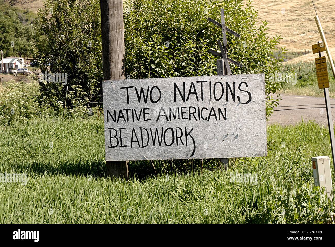 SWEETWATER / IDAHO STATE/ USA Tow nations Native American beadwork ...