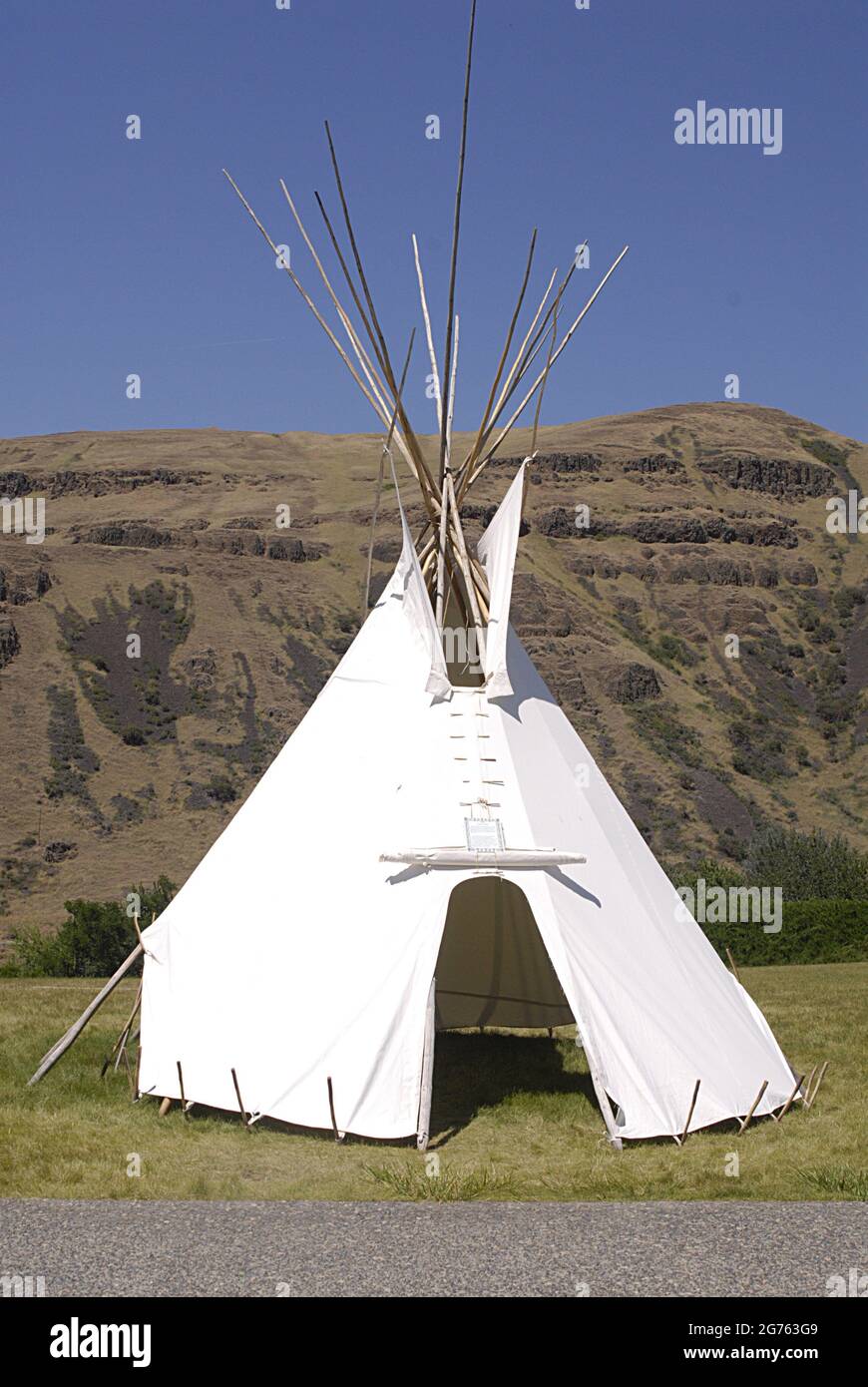 SPALDING / IDAHO STATE/ USA . United States flag and Indian Tepe at Nez ...