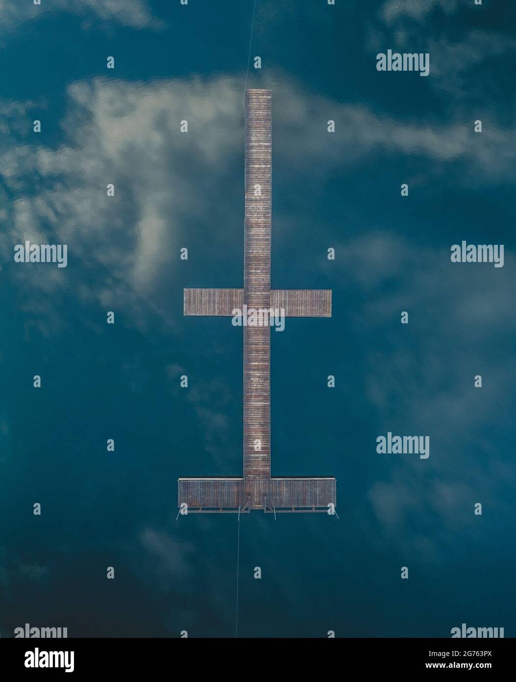 An aerial view of a floating deck with water reflecting the sky Stock ...