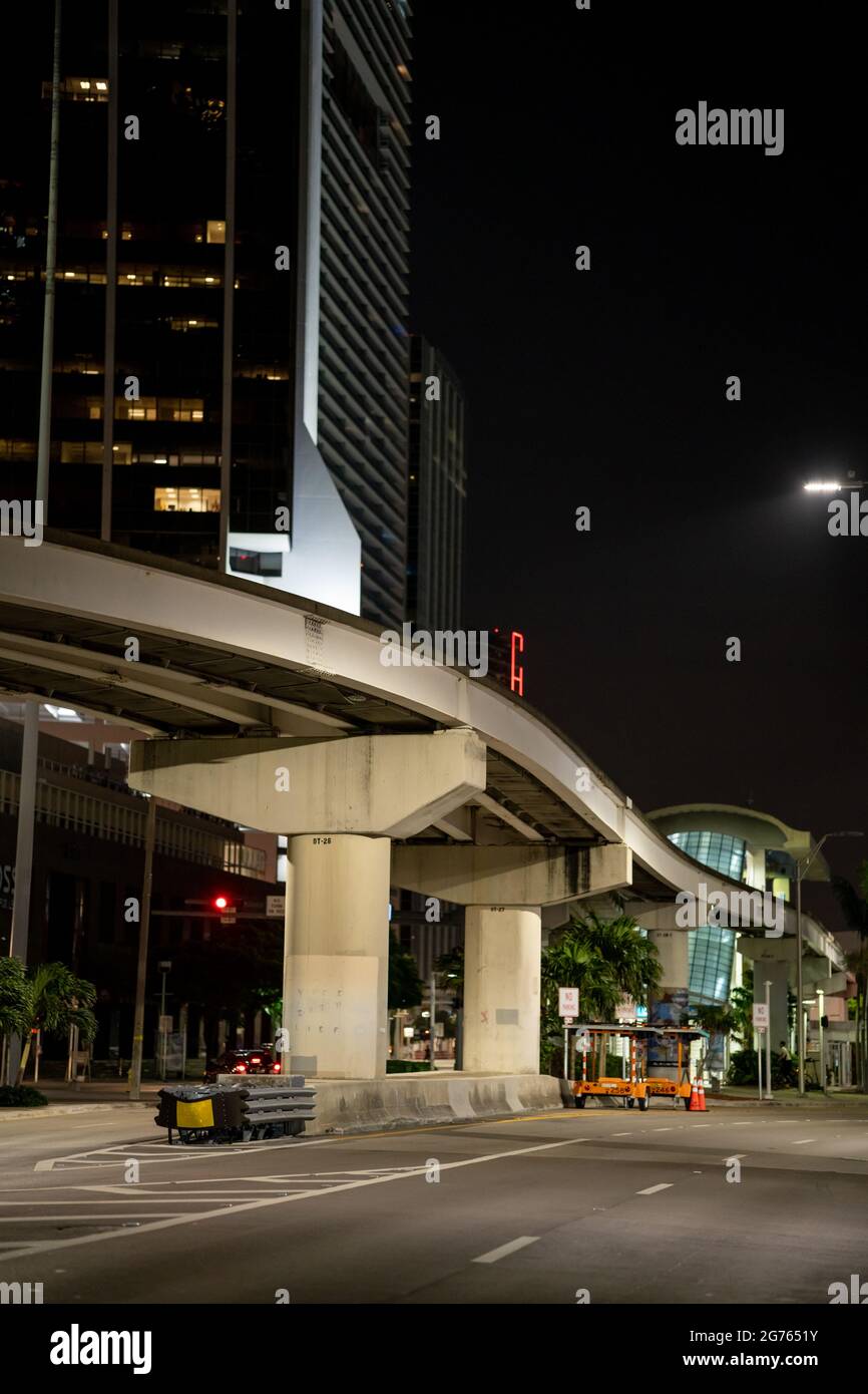 Downtown miami metrorail hi-res stock photography and images - Alamy