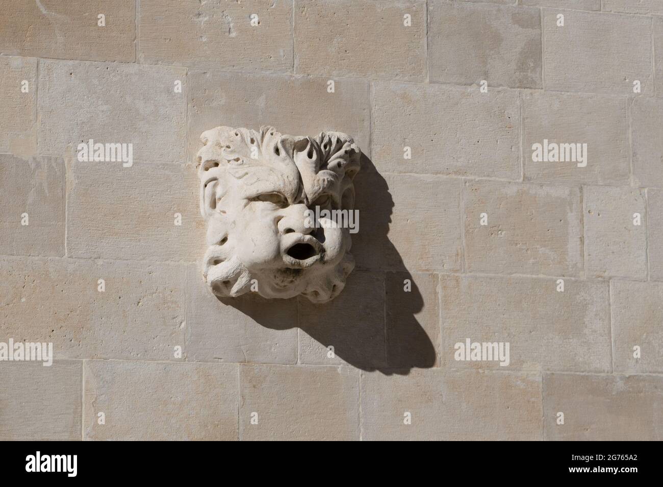Gargoyle water spout hi-res stock photography and images - Alamy
