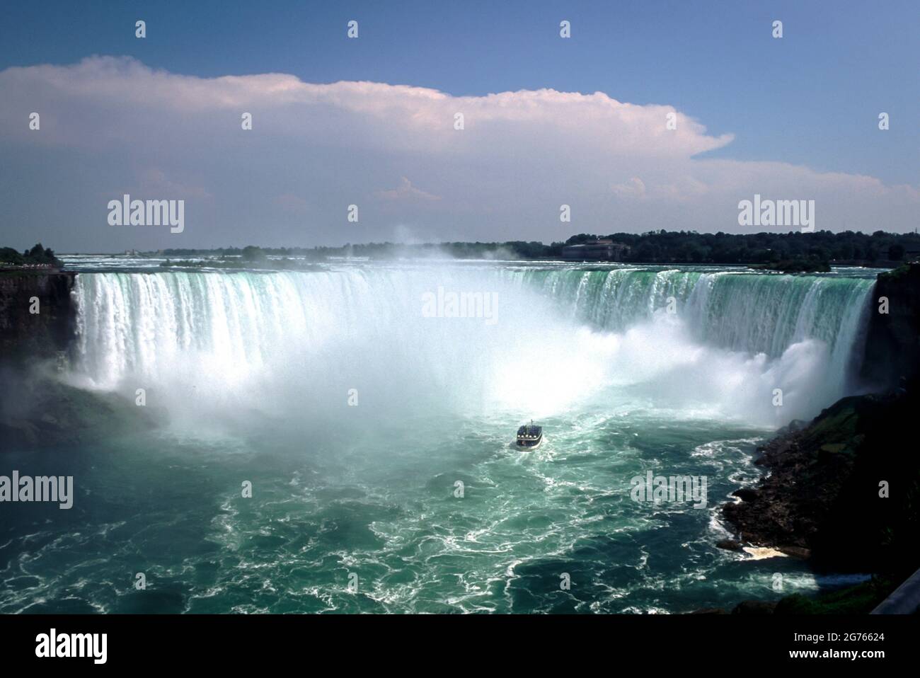 Foot of niagara hi-res stock photography and images - Alamy
