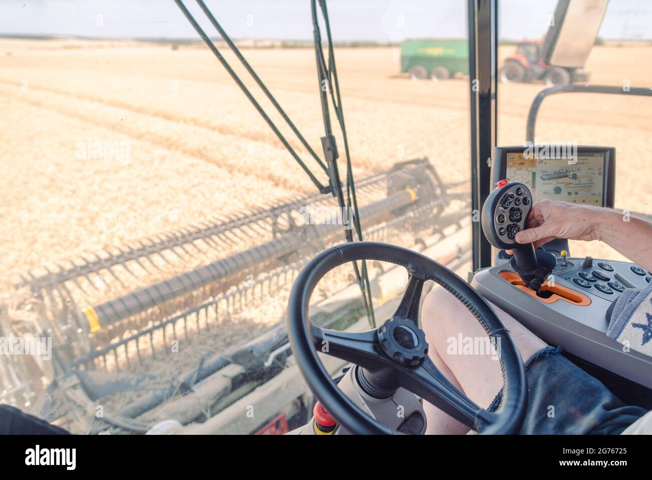Combine harvester drivers cab hi-res stock photography and images - Alamy