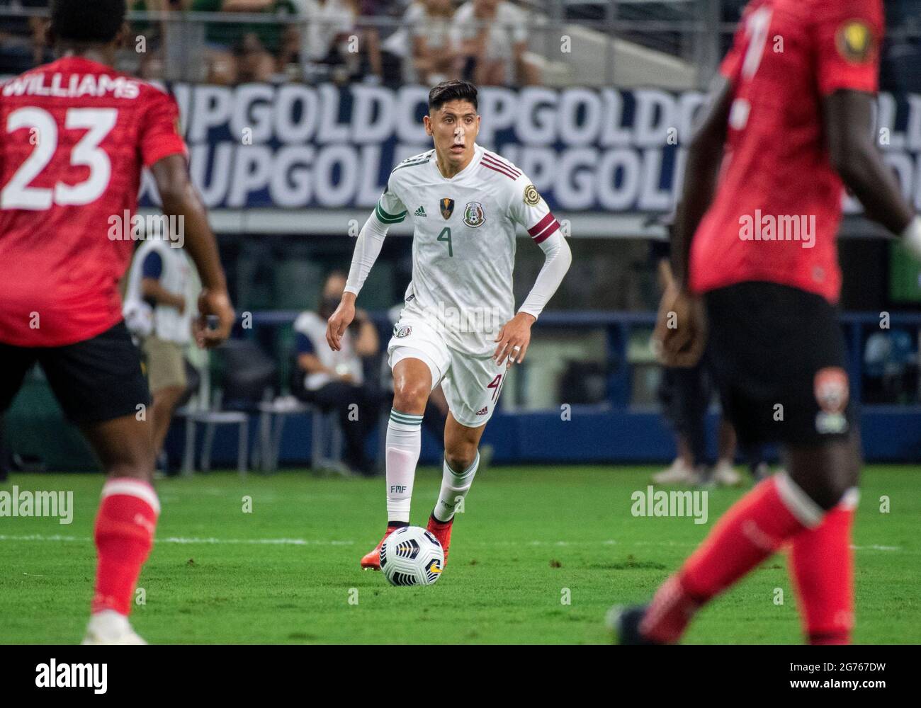4 edson alvarez hi-res stock photography and images - Alamy