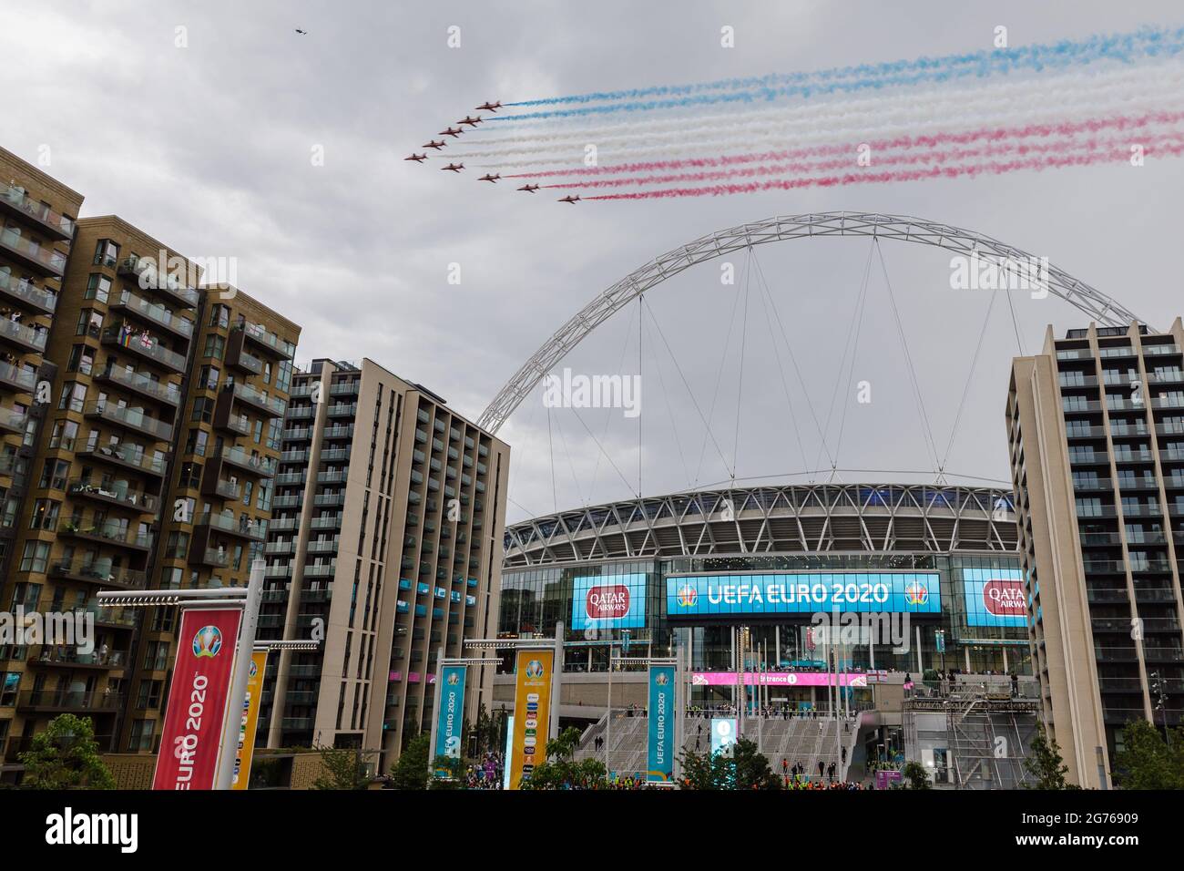 World cup final at wembley stadium 1966 hi-res stock photography and ...