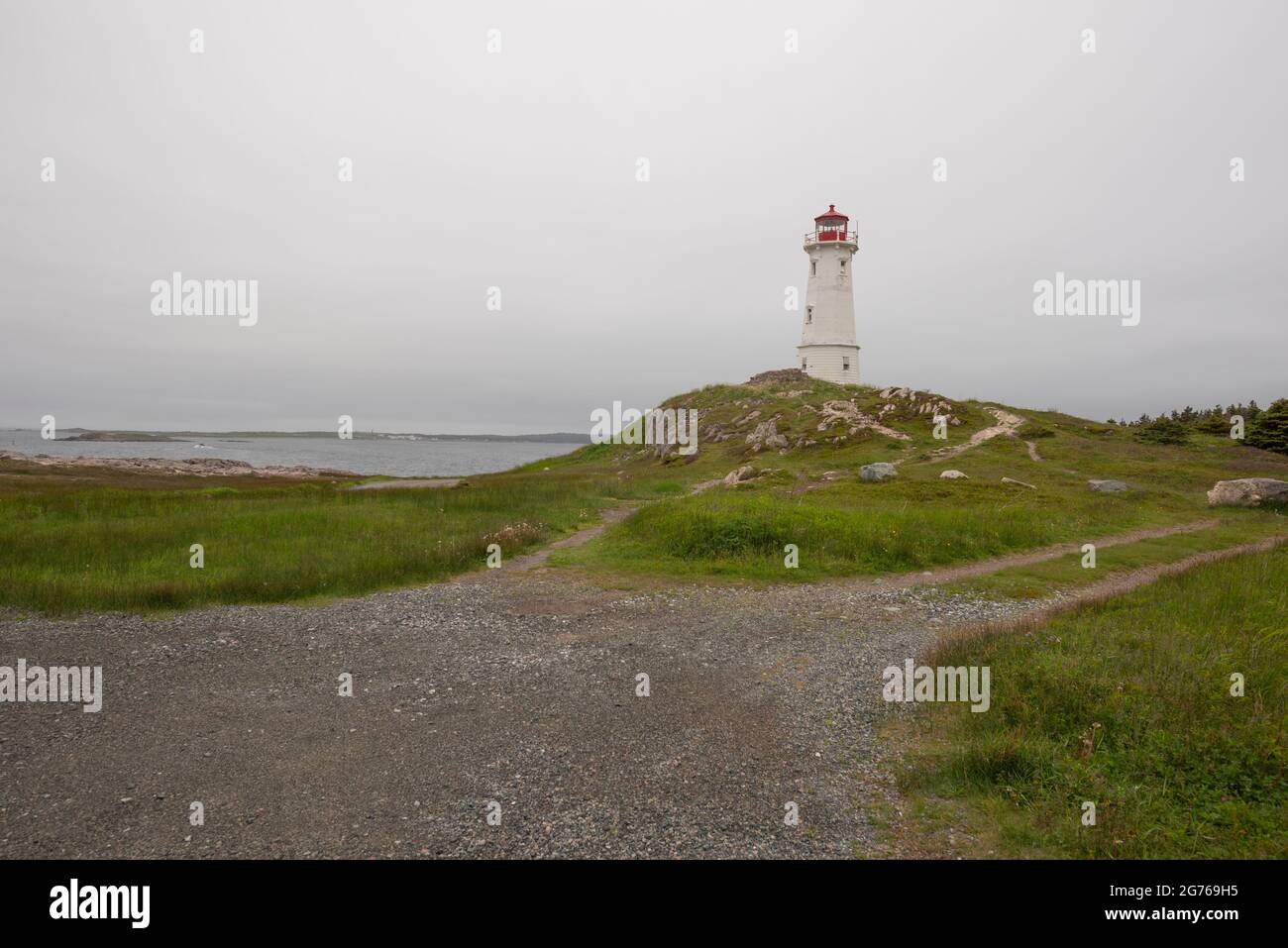 Louisbourg lighthouse coastal trail hi-res stock photography and images ...