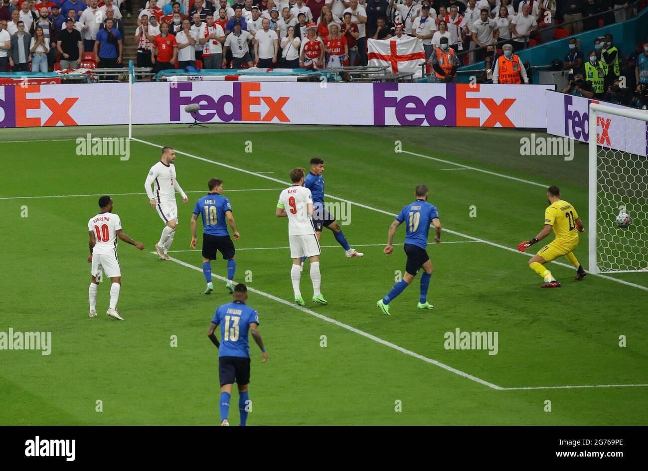 Luke shaw england goal italy hi-res stock photography and images - Alamy