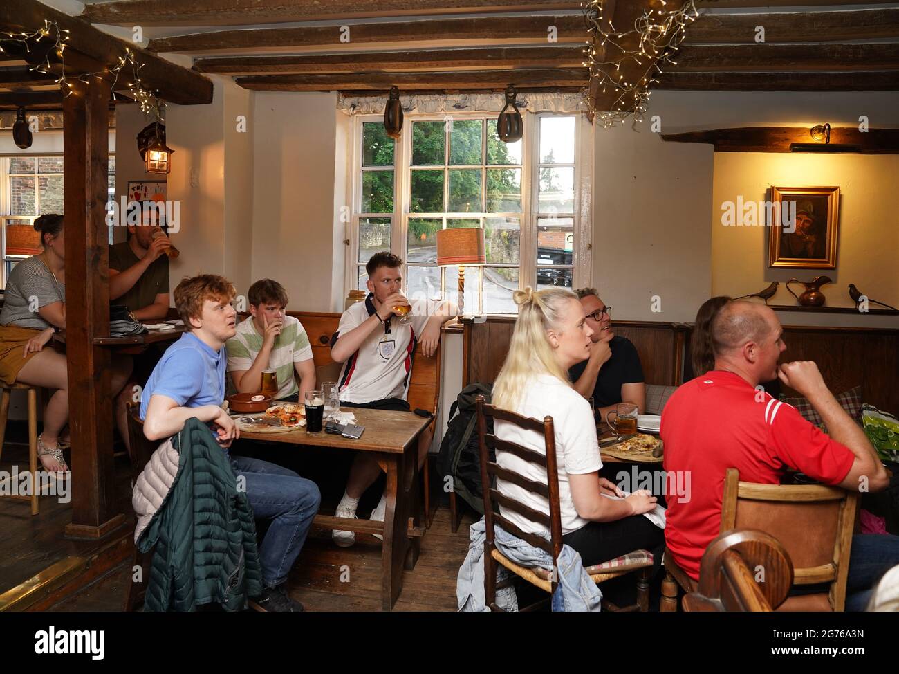 Olde Ship Inn High Resolution Stock Photography and Images - Alamy