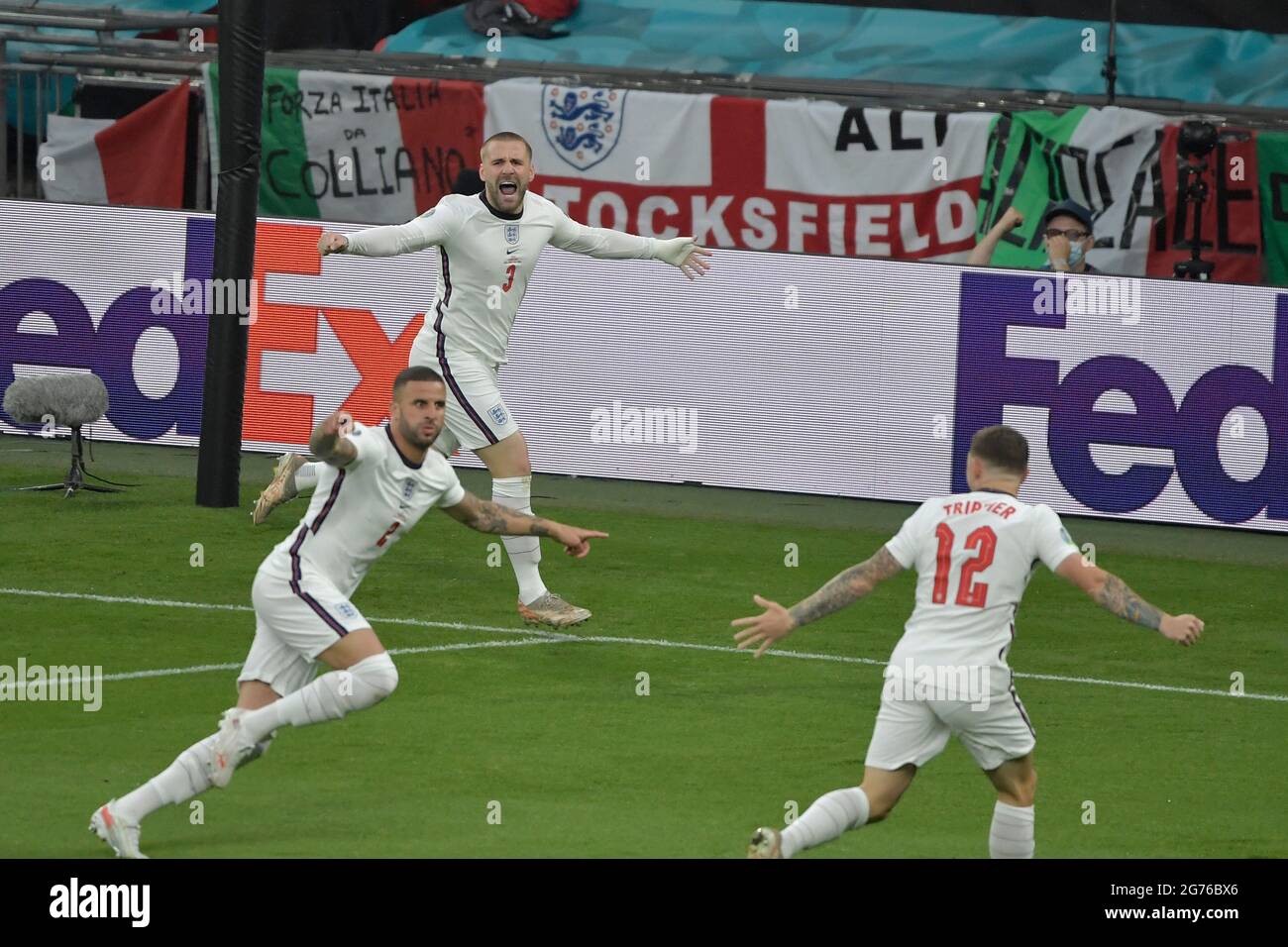 England italy euro 2020 luke shaw hi-res stock photography and images ...
