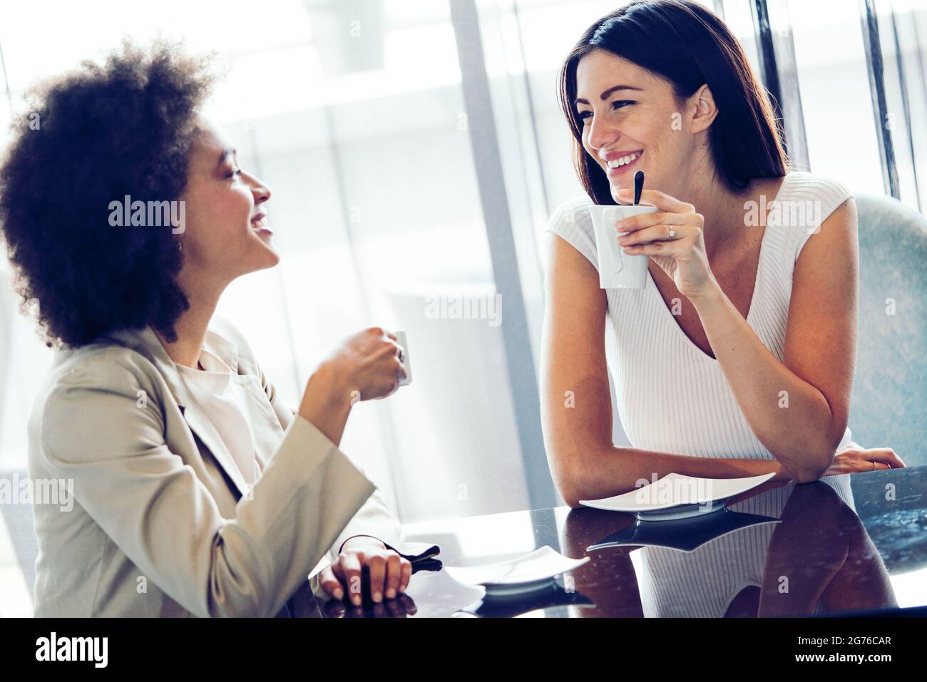 Good dialogue hi-res stock photography and images - Alamy