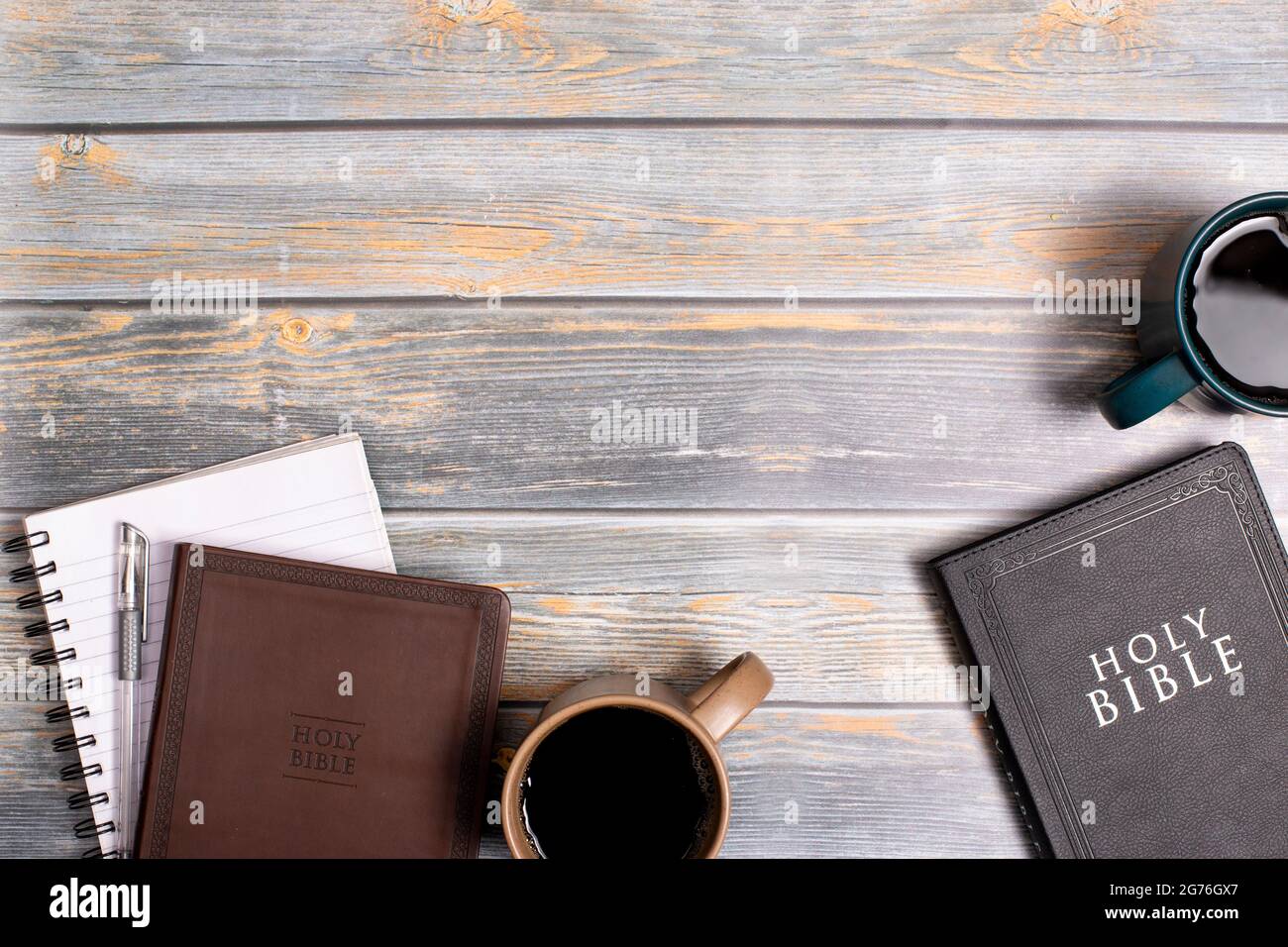 Bibles study hi-res stock photography and images - Alamy