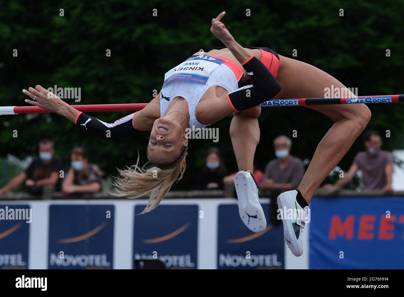 Eleanor patterson high jump winner hi-res stock photography and images ...