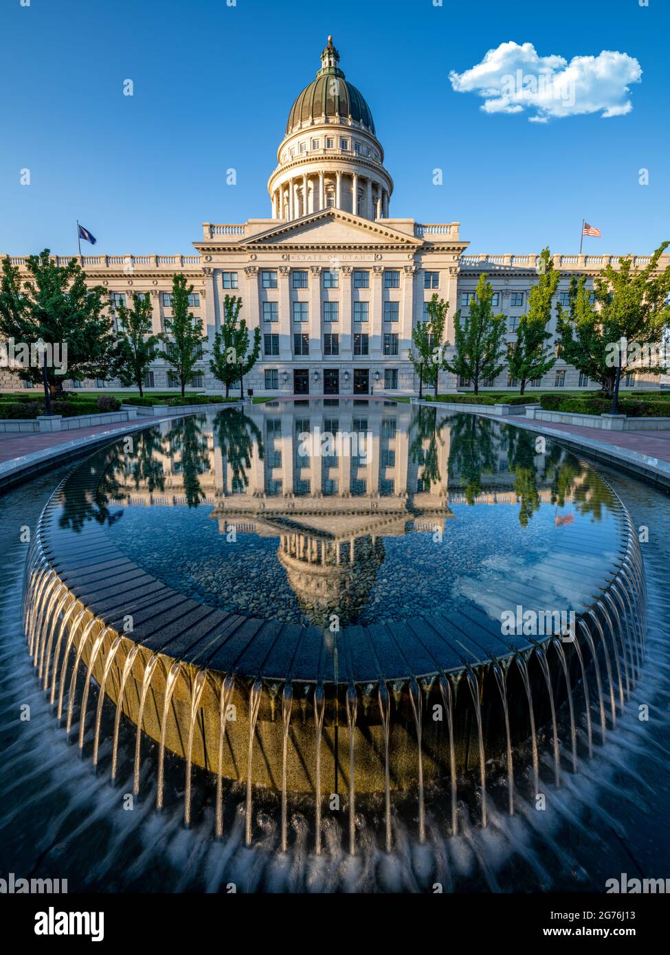 Utah state capital reflection in water feature Stock Photo - Alamy