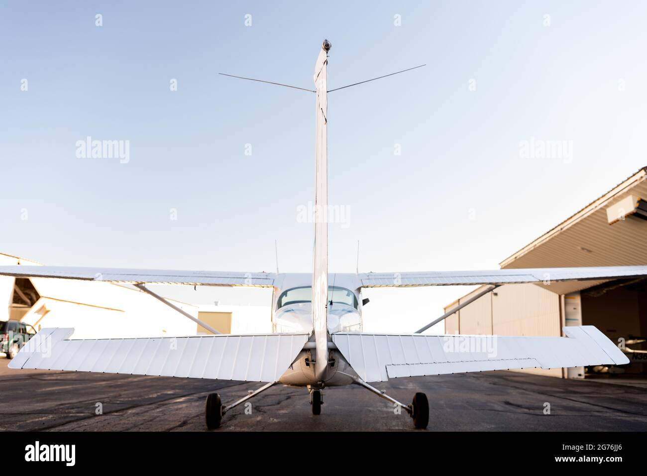 Getting ready for flight hi-res stock photography and images - Alamy