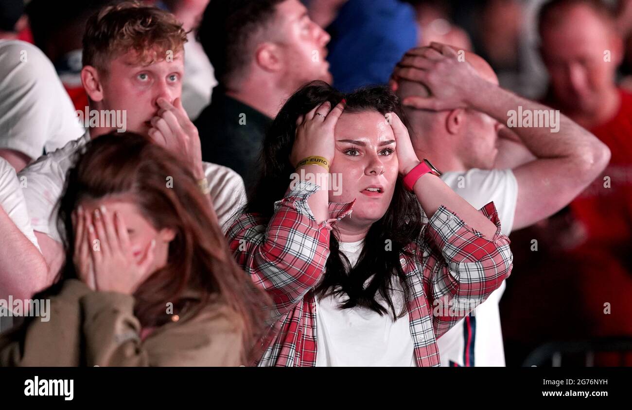 England lose euro 2020 final hi-res stock photography and images - Alamy