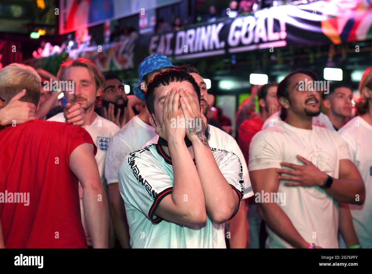 England fans lose euro 2020 hi-res stock photography and images - Alamy